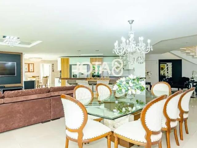 Casa / Sobrado em Condomínio para Locação em Curitiba/PR Portão 3 Quartos