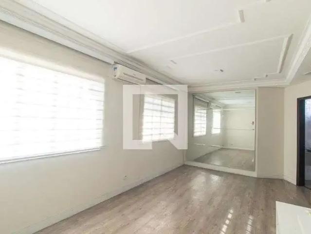 Casa / Sobrado em Condomínio para Locação em Curitiba/PR Portão 3 Quartos