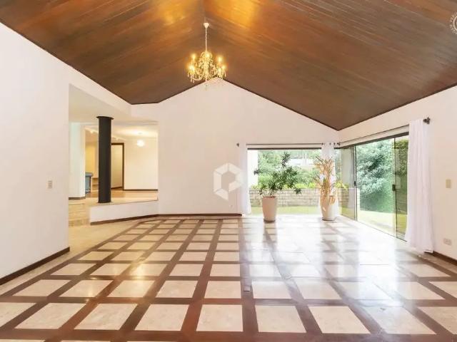 Casa / Sobrado em Condomínio para Locação em Curitiba/PR São Lourenço 3 Quartos