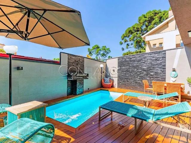 Casa / Sobrado em Condomínio para Locação em Curitiba/PR Santa Cândida 4 Quartos