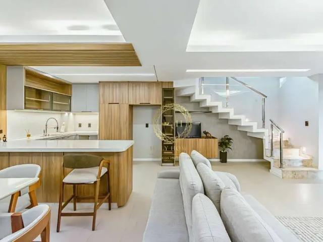 Casa / Sobrado em Condomínio para Locação em Curitiba/PR Santo Inácio 3 Quartos