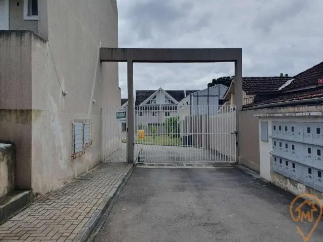 Casa / Sobrado em Condomínio para Locação em Curitiba/PR Uberaba 3 Quartos
