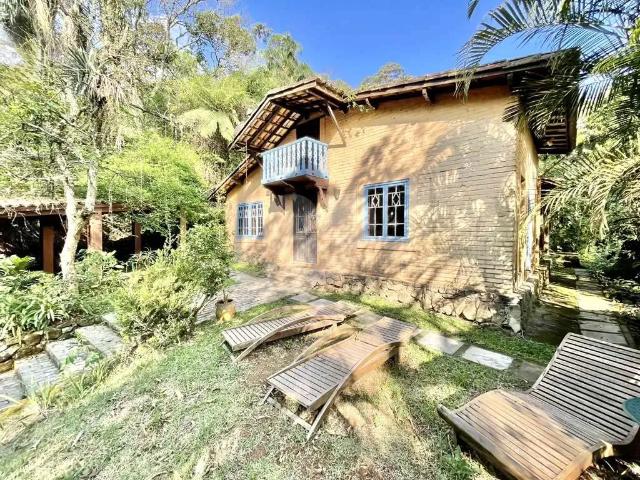 Casa / Sobrado em Condomínio para Locação em Embu das Artes/SP Jardim Branca Flor 3 Quartos