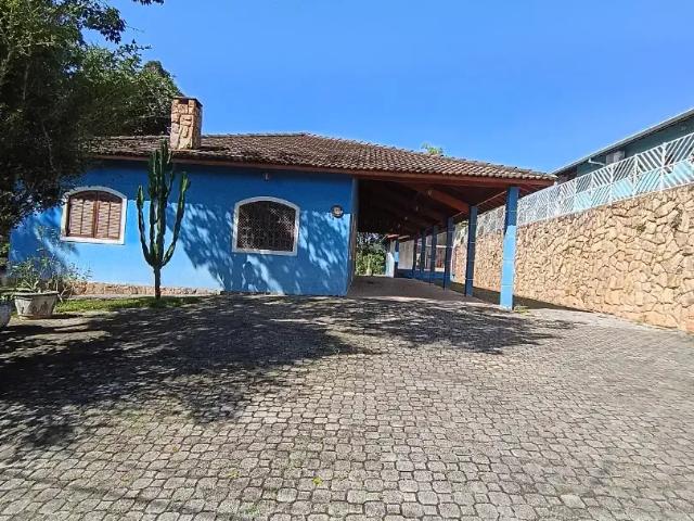 Casa / Sobrado em Condomínio para Locação em Embu das Artes/SP Jardim dos Ipês 3 Quartos