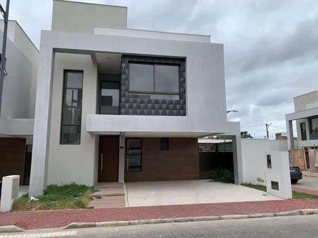 Casa / Sobrado em Condomínio para Locação em Feira de Santana/BA Lagoa Salgada 4 Quartos