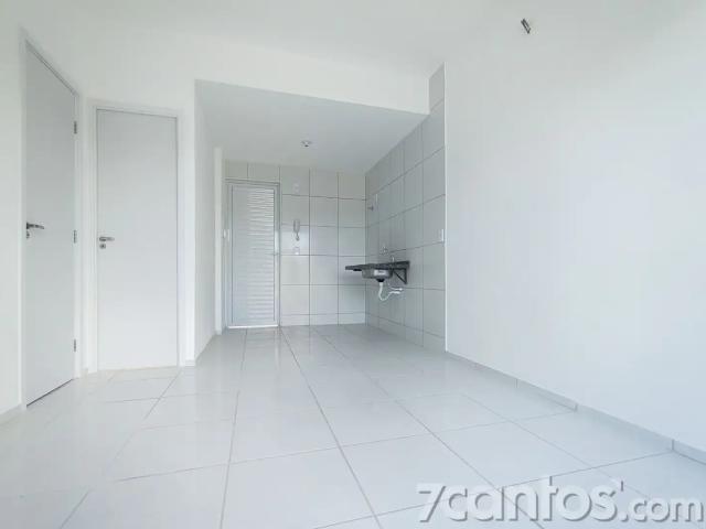 Casa / Sobrado em Condomínio para Locação em Fortaleza/CE Prefeito José Walter 3 Quartos