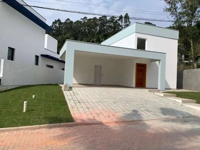 Casa / Sobrado em Condomínio para Locação em Florianópolis/SC Cachoeira do Bom Jesus 3 Quartos