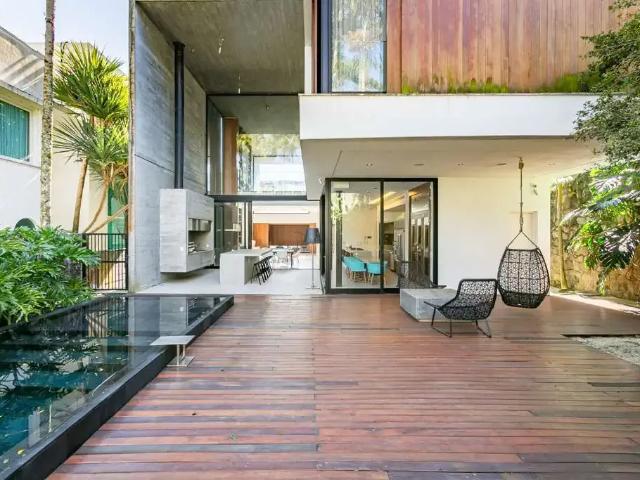 Casa / Sobrado em Condomínio para Locação em Florianópolis/SC Cacupé 5 Quartos