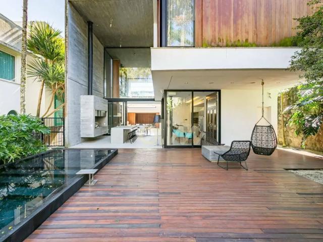 Casa / Sobrado em Condomínio para Locação em Florianópolis/SC Cacupé 5 Quartos