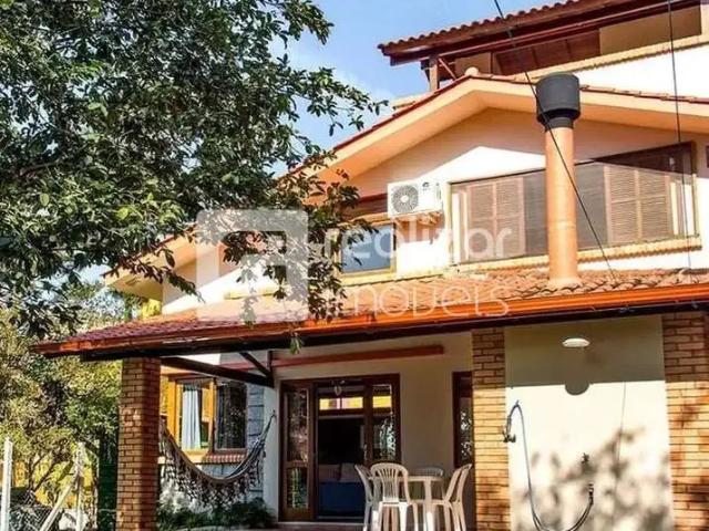 Casa / Sobrado em Condomínio para Locação em Florianópolis/SC Campeche 3 Quartos