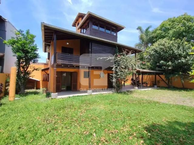 Casa / Sobrado em Condomínio para Locação em Florianópolis/SC Campeche 3 Quartos