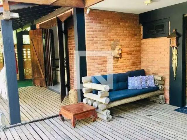 Casa / Sobrado em Condomínio para Locação em Florianópolis/SC Campeche 5 Quartos