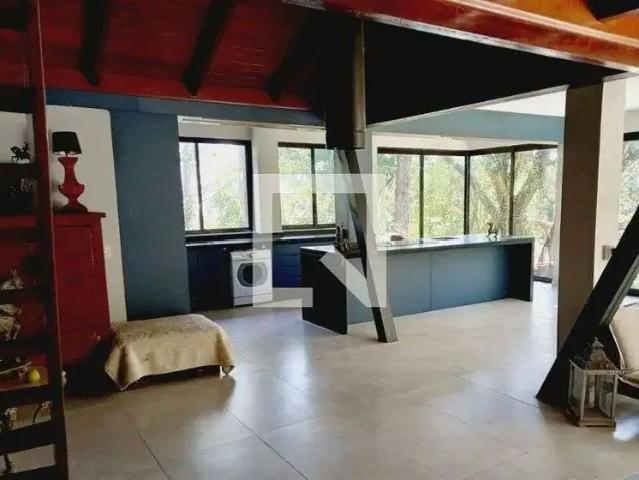 Casa / Sobrado em Condomínio para Locação em Florianópolis/SC Campeche 5 Quartos