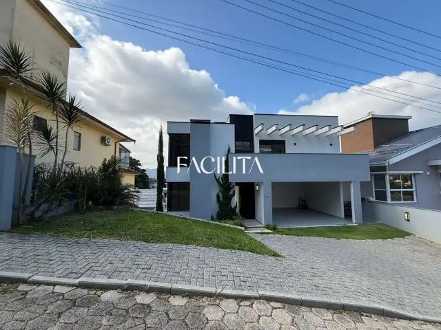 Casa / Sobrado em Condomínio para Locação em Florianópolis/SC Carvoeira 4 Quartos