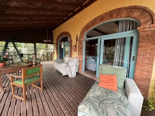 Casa / Sobrado em Condomínio para Locação em Florianópolis/SC Barra da Lagoa 1 Quartos