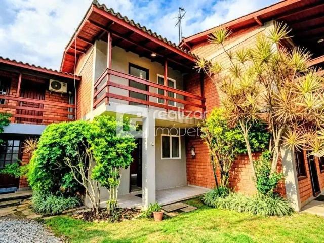 Casa / Sobrado em Condomínio para Locação em Florianópolis/SC Barra da Lagoa 2 Quartos