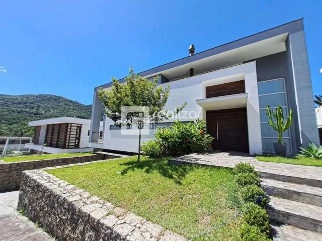 Casa / Sobrado em Condomínio para Locação em Florianópolis/SC Itacorubi 4 Quartos