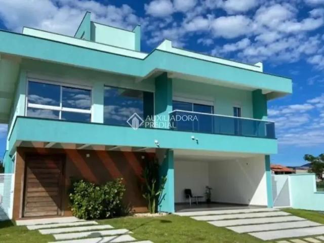 Casa / Sobrado em Condomínio para Locação em Florianópolis/SC São João do Rio Vermelho 4 Quartos