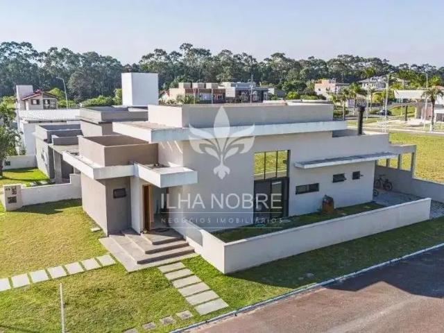 Casa / Sobrado em Condomínio para Locação em Florianópolis/SC São João do Rio Vermelho 4 Quartos