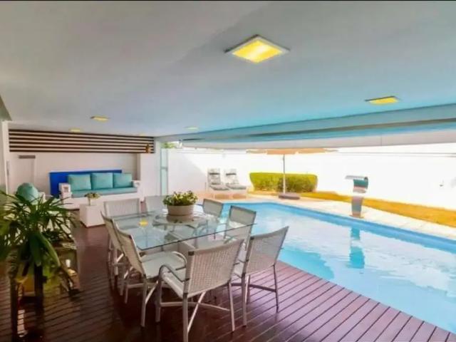 Casa / Sobrado em Condomínio para Locação em Florianópolis/SC Santa Mônica 4 Quartos