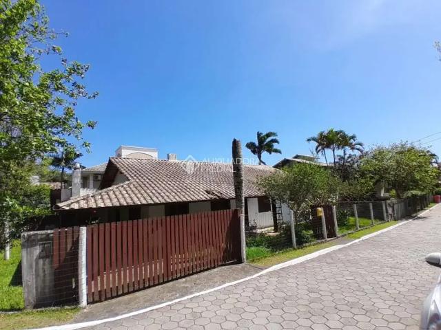 Casa / Sobrado em Condomínio para Locação em Florianópolis/SC Ponta das Canas 4 Quartos