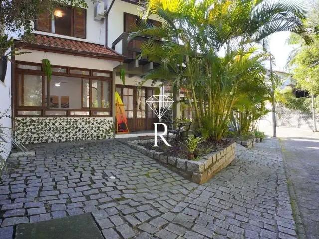 Casa / Sobrado em Condomínio para Locação em Florianópolis/SC Praia Mole 2 Quartos