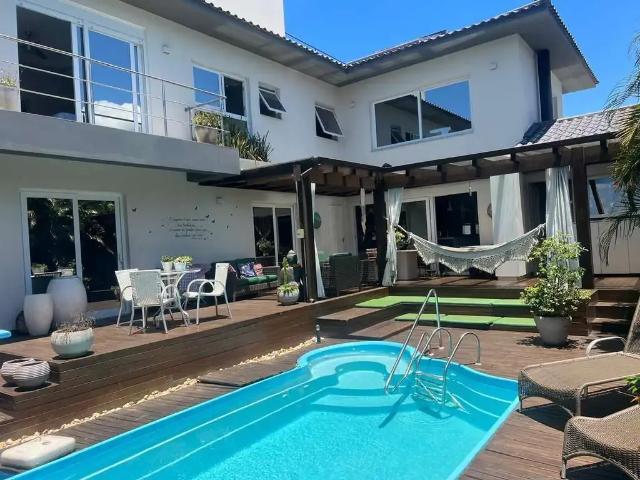 Casa / Sobrado em Condomínio para Locação em Florianópolis/SC Rio Tavares 3 Quartos