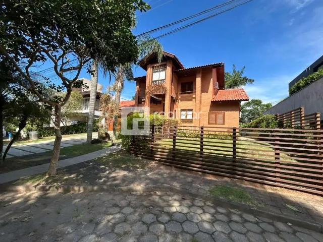 Casa / Sobrado em Condomínio para Locação em Florianópolis/SC Rio Tavares 4 Quartos