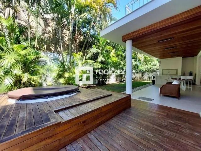 Casa / Sobrado em Condomínio para Locação em Florianópolis/SC Rio Tavares 5 Quartos