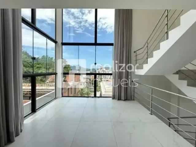 Casa / Sobrado em Condomínio para Locação em Florianópolis/SC Trindade 5 Quartos