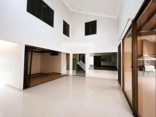 Casa / Sobrado em Condomínio para Locação em Goiânia/GO Alphaville Araguaia 5 Quartos