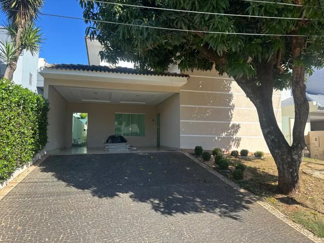 Casa / Sobrado em Condomínio para Locação em Goiânia/GO Jardins Madri 3 Quartos