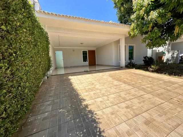 Casa / Sobrado em Condomínio para Locação em Goiânia/GO Jardins Madri 3 Quartos
