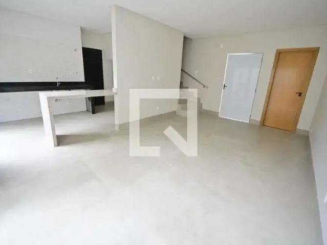 Casa / Sobrado em Condomínio para Locação em Goiânia/GO Vila Rosa 3 Quartos