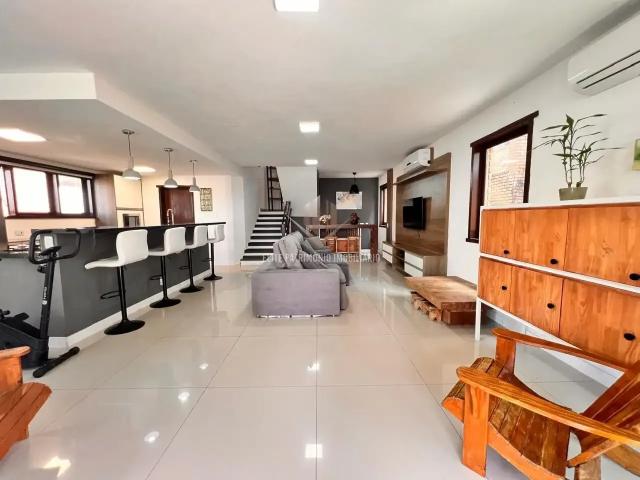 Casa / Sobrado em Condomínio para Locação em Guarujá/SP Enseada 5 Quartos