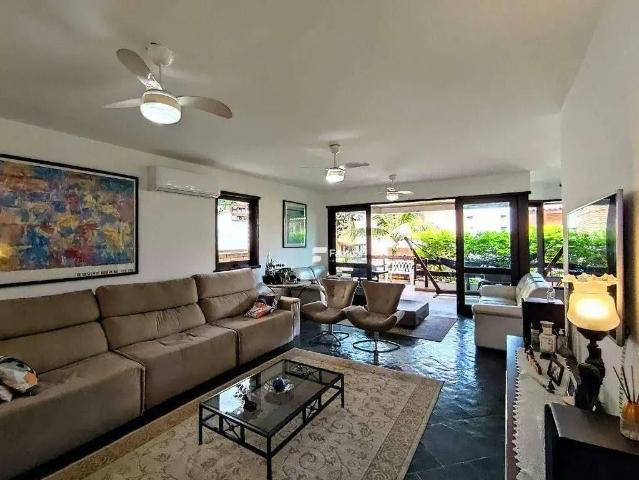 Casa / Sobrado em Condomínio para Locação em Guarujá/SP Enseada 6 Quartos