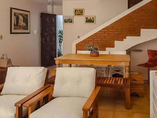 Casa / Sobrado em Condomínio para Locação em Guarujá/SP Enseada 2 Quartos