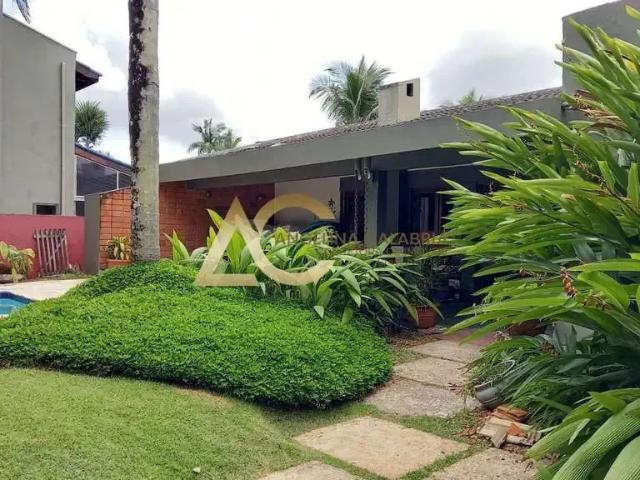 Casa / Sobrado em Condomínio para Locação em Guarujá/SP Jardim Acapulco 4 Quartos