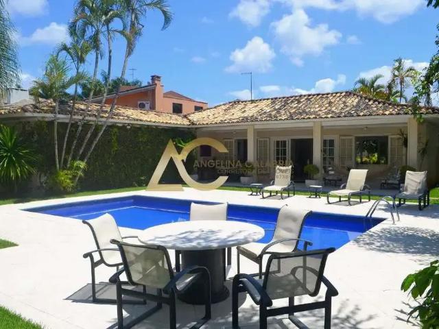 Casa / Sobrado em Condomínio para Locação em Guarujá/SP Jardim Acapulco 5 Quartos