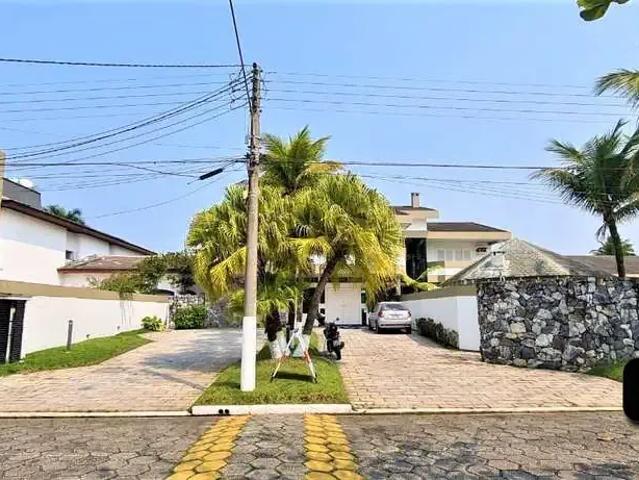 Casa / Sobrado em Condomínio para Locação em Guarujá/SP Jardim Acapulco 6 Quartos