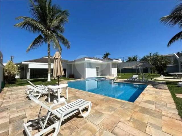 Casa / Sobrado em Condomínio para Locação em Guarujá/SP Jardim Acapulco 7 Quartos