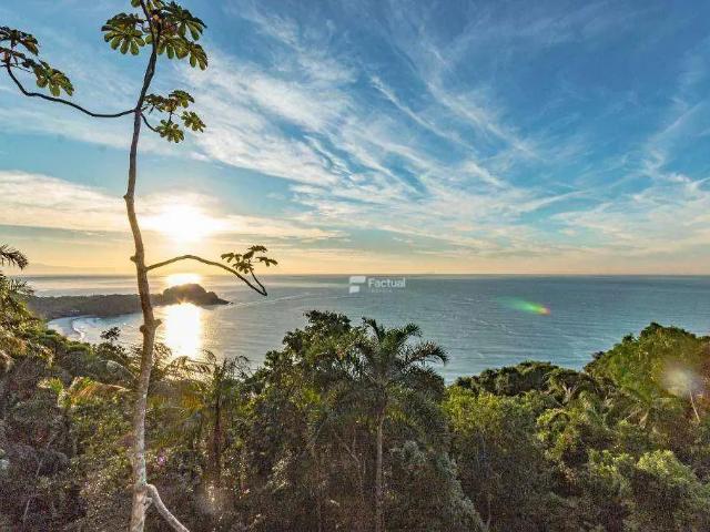 Casa / Sobrado em Condomínio para Locação em Guarujá/SP Tijucopava 5 Quartos