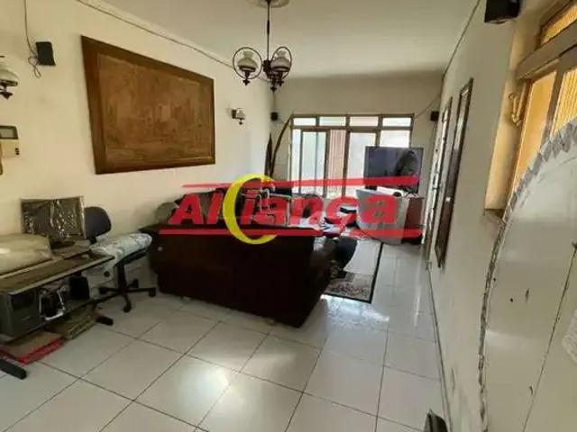Casa / Sobrado em Condomínio para Locação em Guarulhos/SP Vila Galvão 3 Quartos