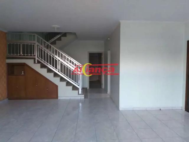 Casa / Sobrado em Condomínio para Locação em Guarulhos/SP Centro 4 Quartos