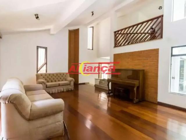 Casa / Sobrado em Condomínio para Locação em Guarulhos/SP Cidade Maia 3 Quartos