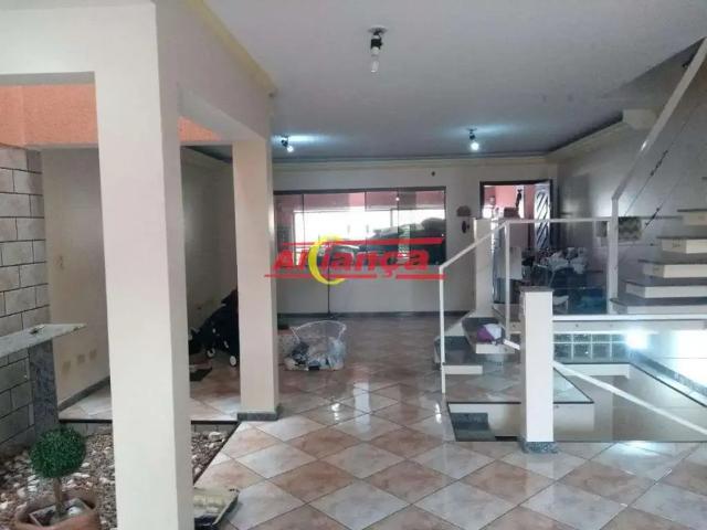 Casa / Sobrado em Condomínio para Locação em Guarulhos/SP Cidade Maia 3 Quartos