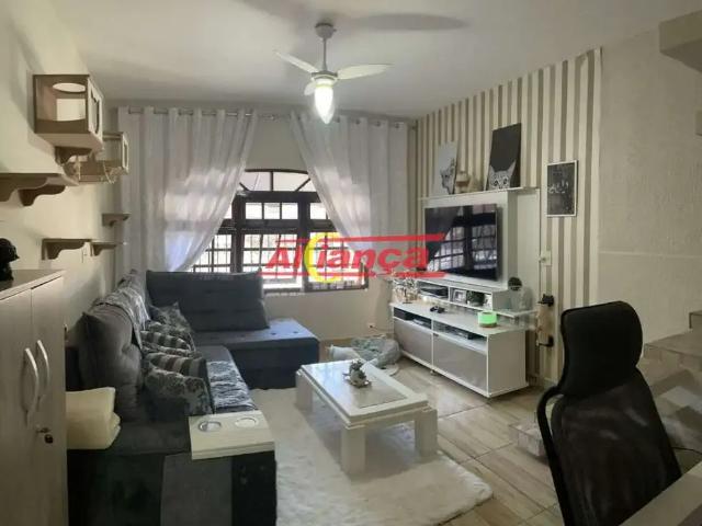Casa / Sobrado em Condomínio para Locação em Guarulhos/SP Jardim City 3 Quartos