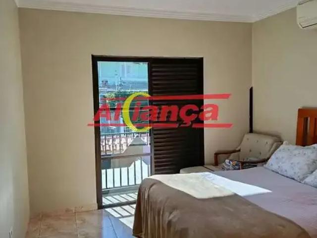 Casa / Sobrado em Condomínio para Locação em Guarulhos/SP Jardim Maia 3 Quartos