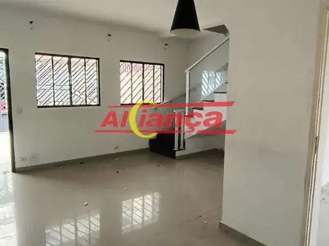 Casa / Sobrado em Condomínio para Locação em Guarulhos/SP Picanço 3 Quartos