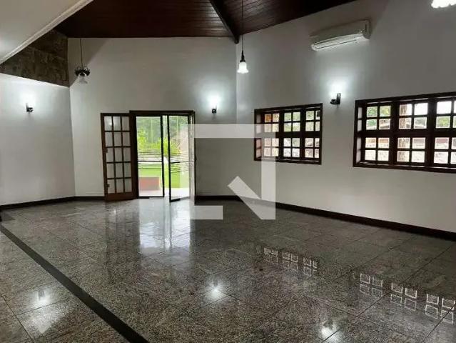 Casa / Sobrado em Condomínio para Locação em Indaiatuba/SP Jardim Sevilha 6 Quartos